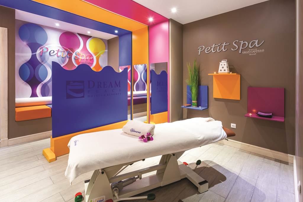 Gran Castillo Tagoro - Playa Blanca hotels | Jet2holidays