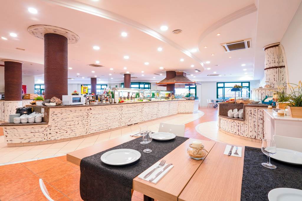Galeon Playa Apartments - Costa Teguise hotels | Jet2holidays