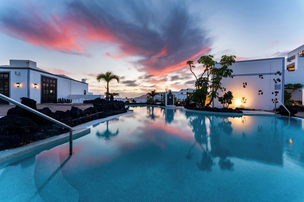 LIVVO Hotels Volcan Lanzarote - Playa Blanca hotels | Jet2holidays