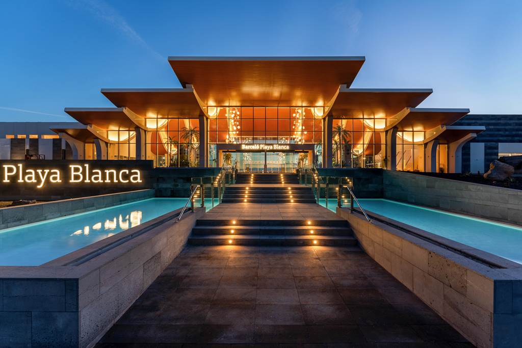 Barcelo Playa Blanca - Playa Blanca hotels | Jet2holidays