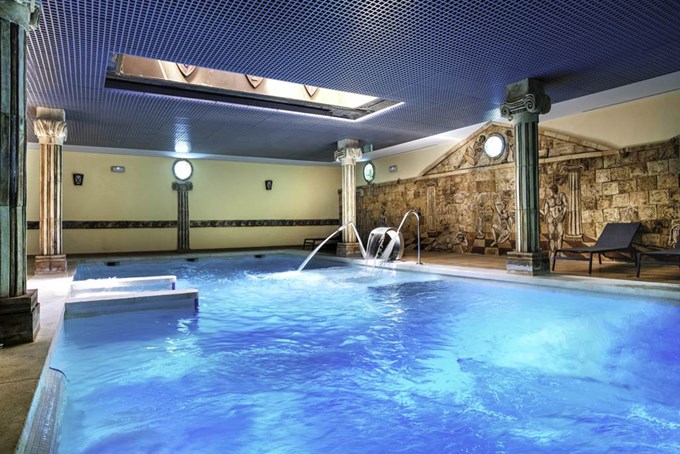 Magic Robin Hood - Benidorm Hotels | Jet2holidays