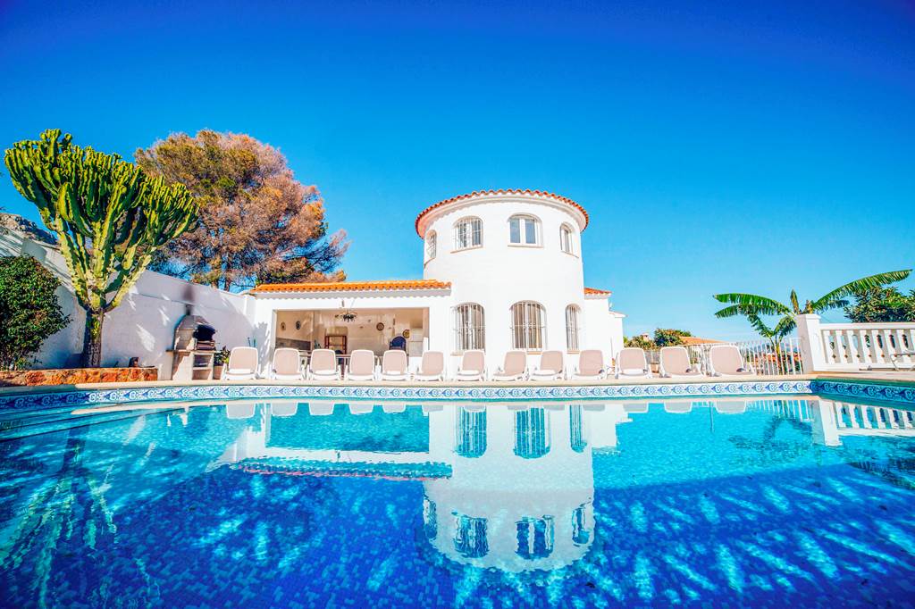 Calpe Holidays 2023/24 - Low Deposits, Flexible Payments & ATOL Protected