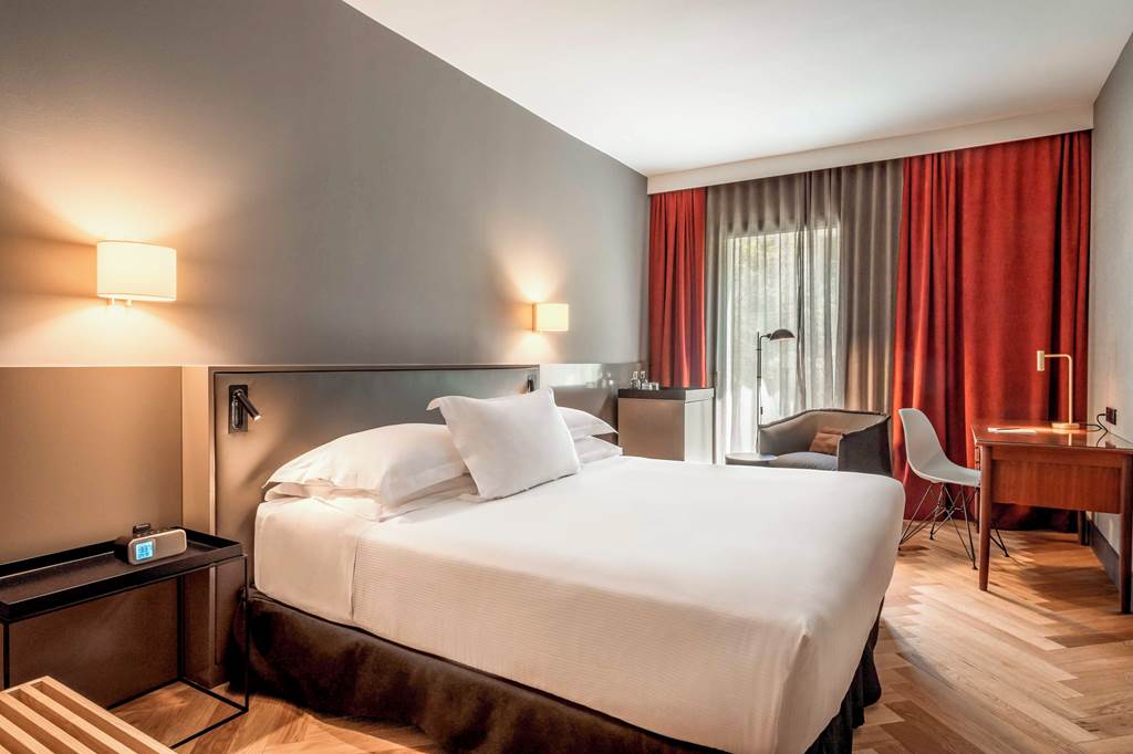 Alexandra Barcelona Hotel Curio Collection by Hilton - Barcelona hotels ...