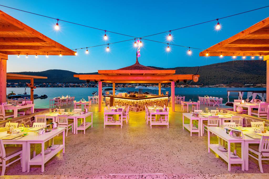 Titanic Luxury Collection Bodrum - Guvercinlik hotels | Jet2holidays