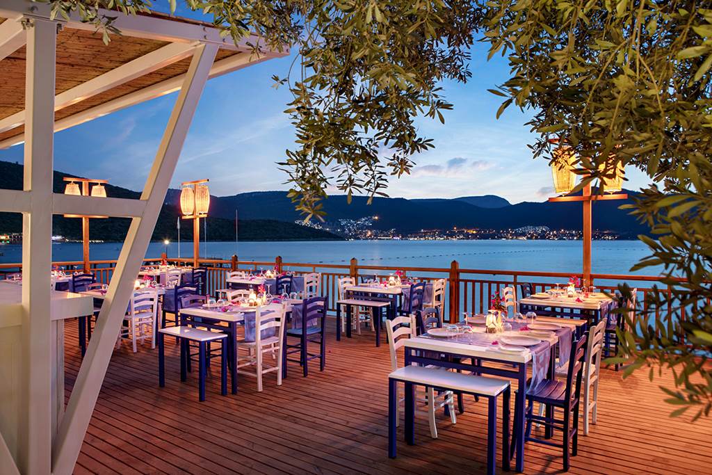 DoubleTree by Hilton Bodrum Isil Club Resort. - Torba hotels | Jet2holidays