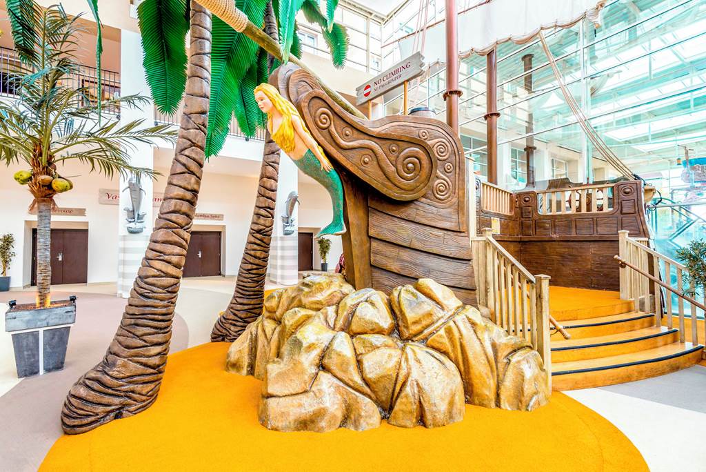 Explorers Hotel - Paris Disney hotels | Jet2holidays