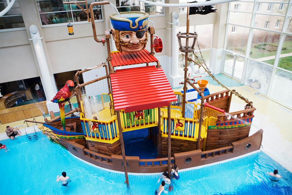 Explorers Hotel - Paris Disney hotels | Jet2holidays