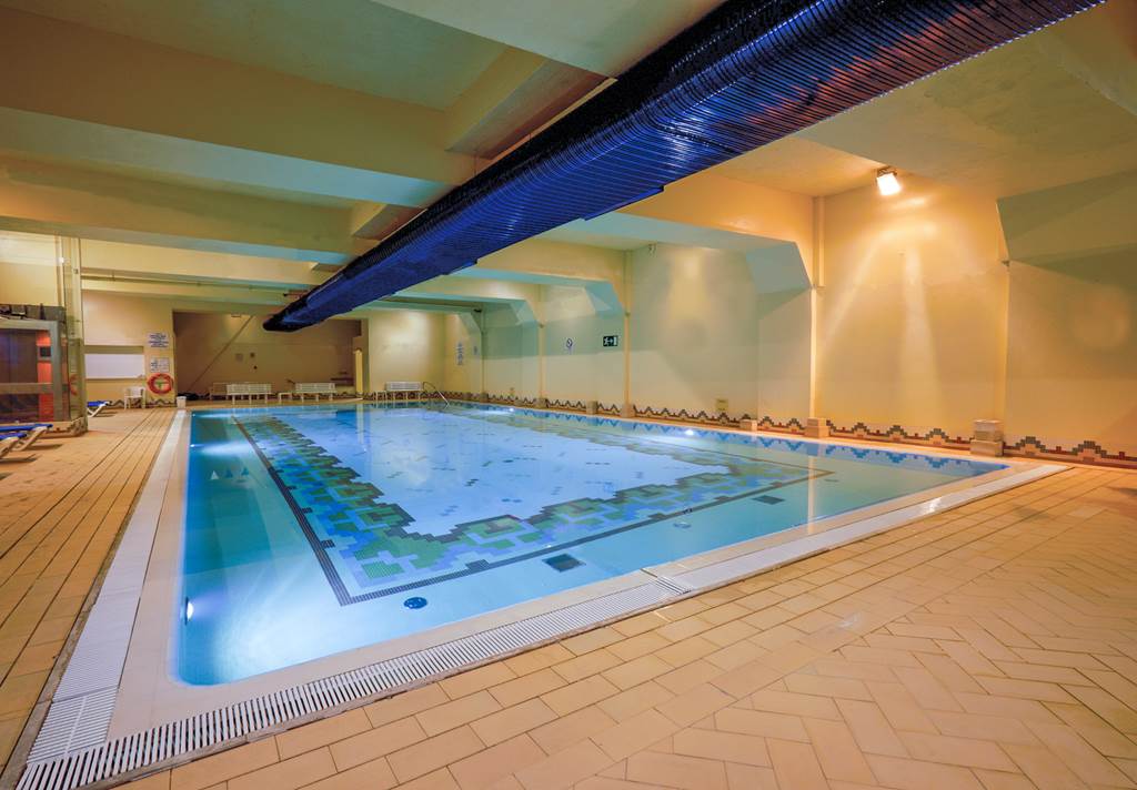 Oura View Beach Club - Albufeira hotels | Jet2holidays