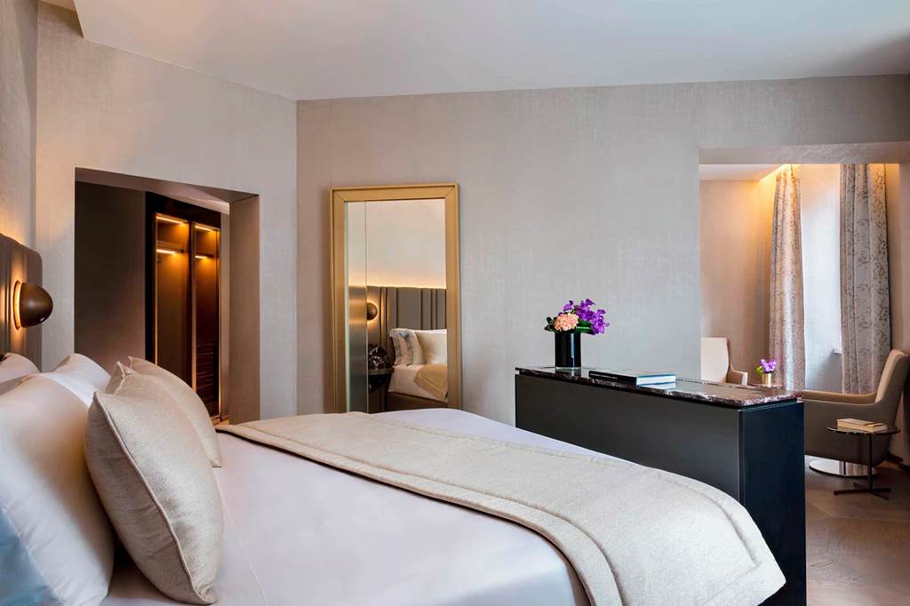 The Pantheon Iconic Rome Hotel Autograph Collection - Rome City hotels ...