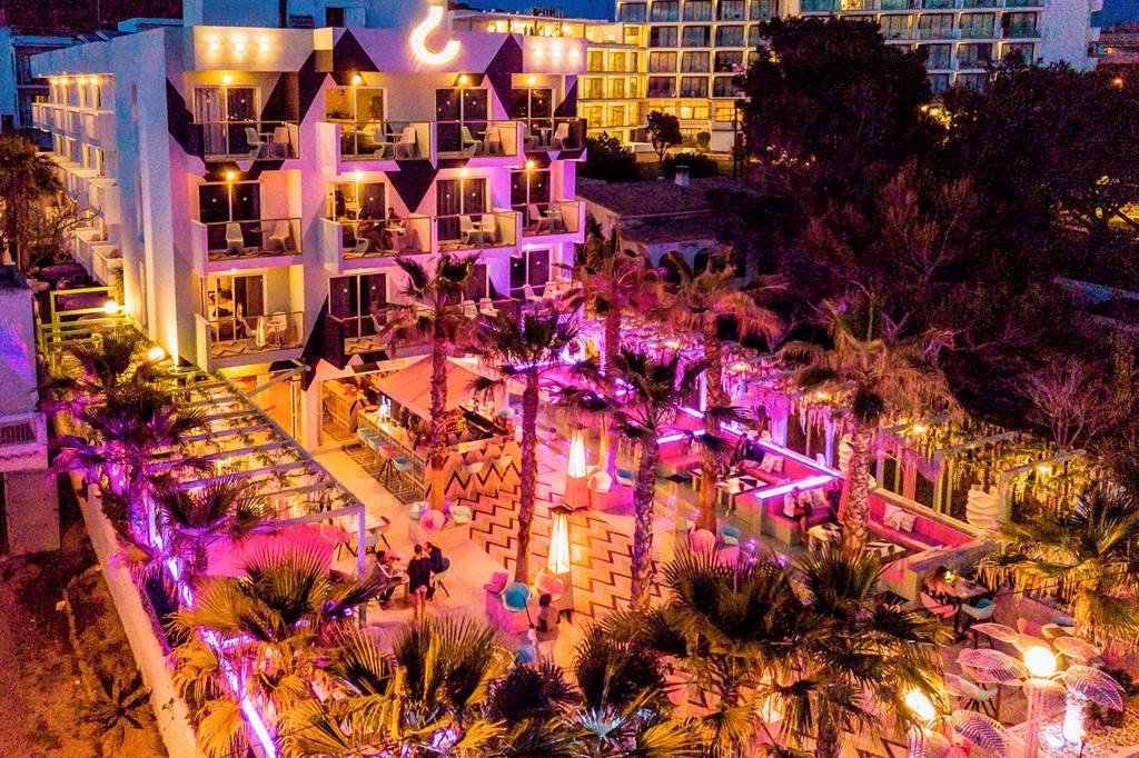 Wi-Ki-Woo Hotel Ibiza - San Antonio hotels | Jet2holidays