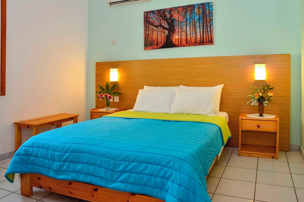 Princess House - Skiathos Town hotels | Jet2holidays