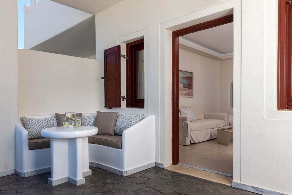 Splendour Resort - Firostefani hotels | Jet2holidays