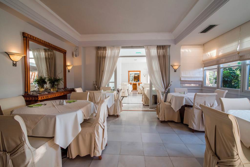 Antinea Suites & Spa - Kamari hotels | Jet2holidays