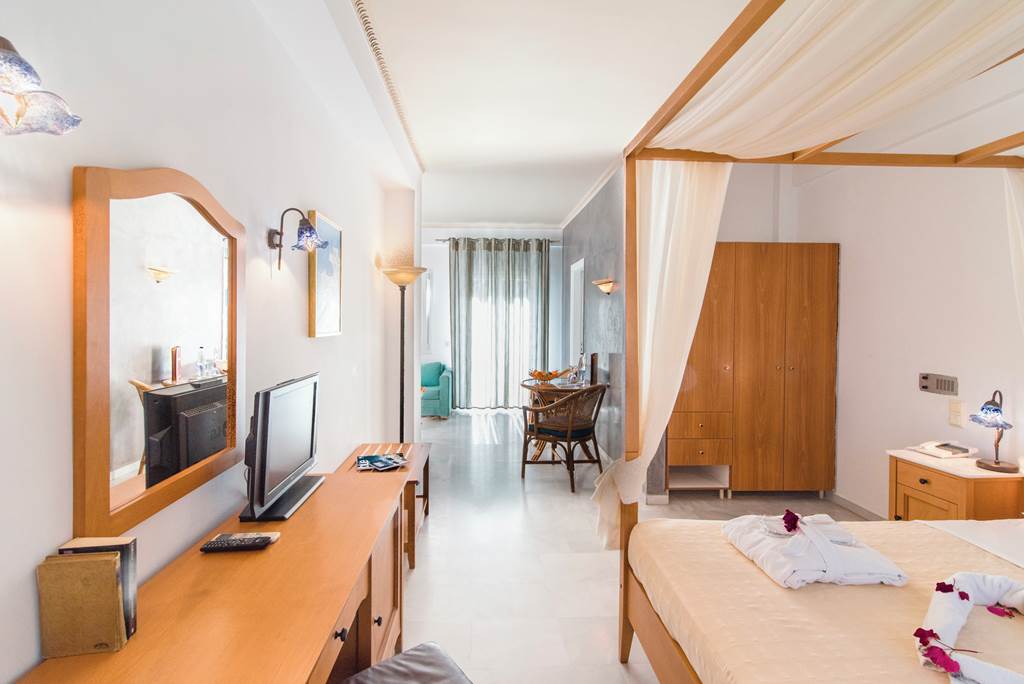 Antinea Suites & Spa - Kamari hotels | Jet2holidays