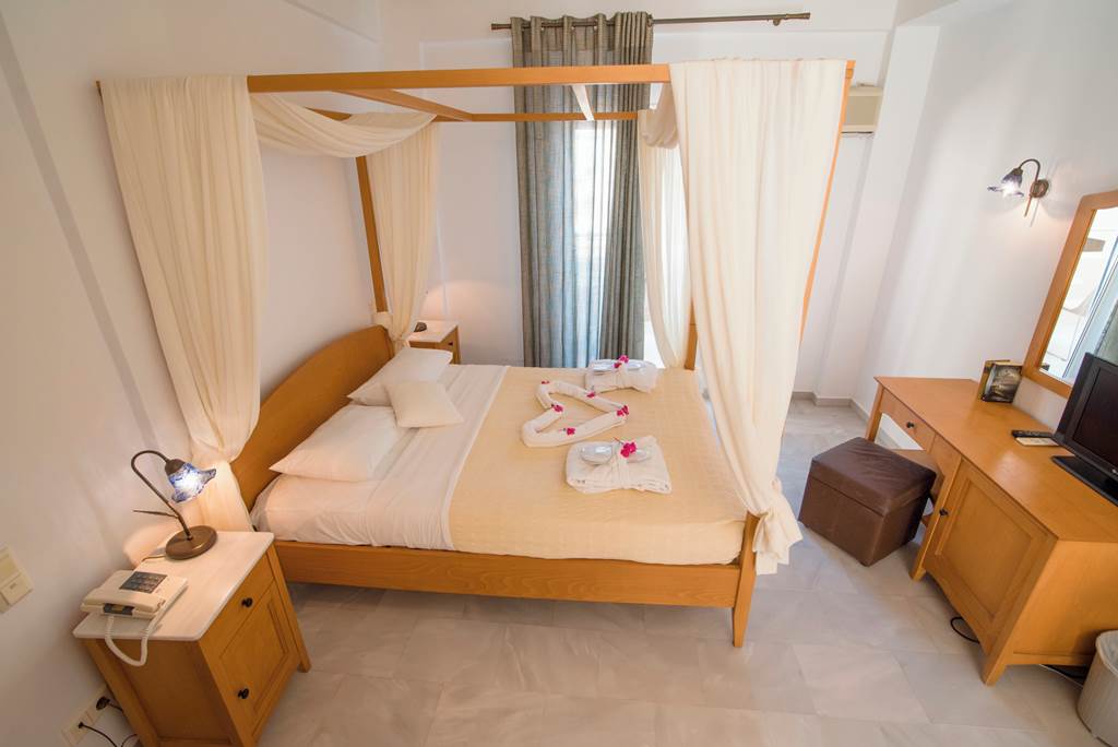 Antinea Suites & Spa - Kamari hotels | Jet2holidays