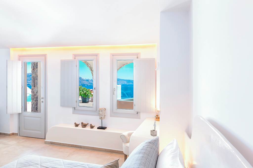 Santorini Secret Premium - Oia hotels | Jet2holidays