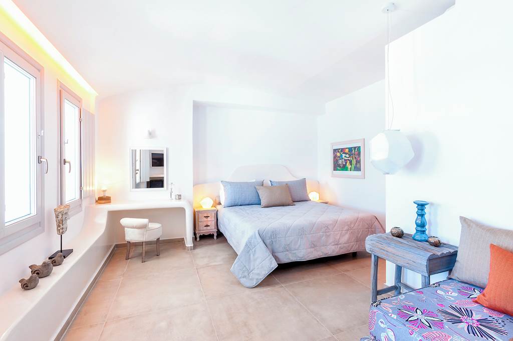 Santorini Secret Premium - Oia hotels | Jet2holidays