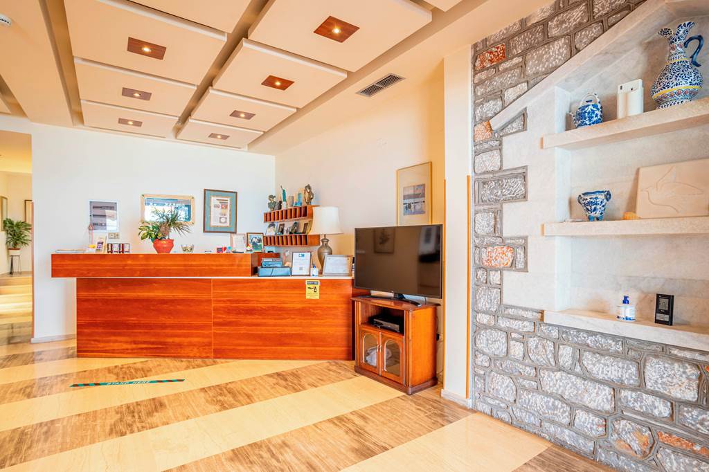 Kastro Hotel - Stoupa hotels | Jet2holidays