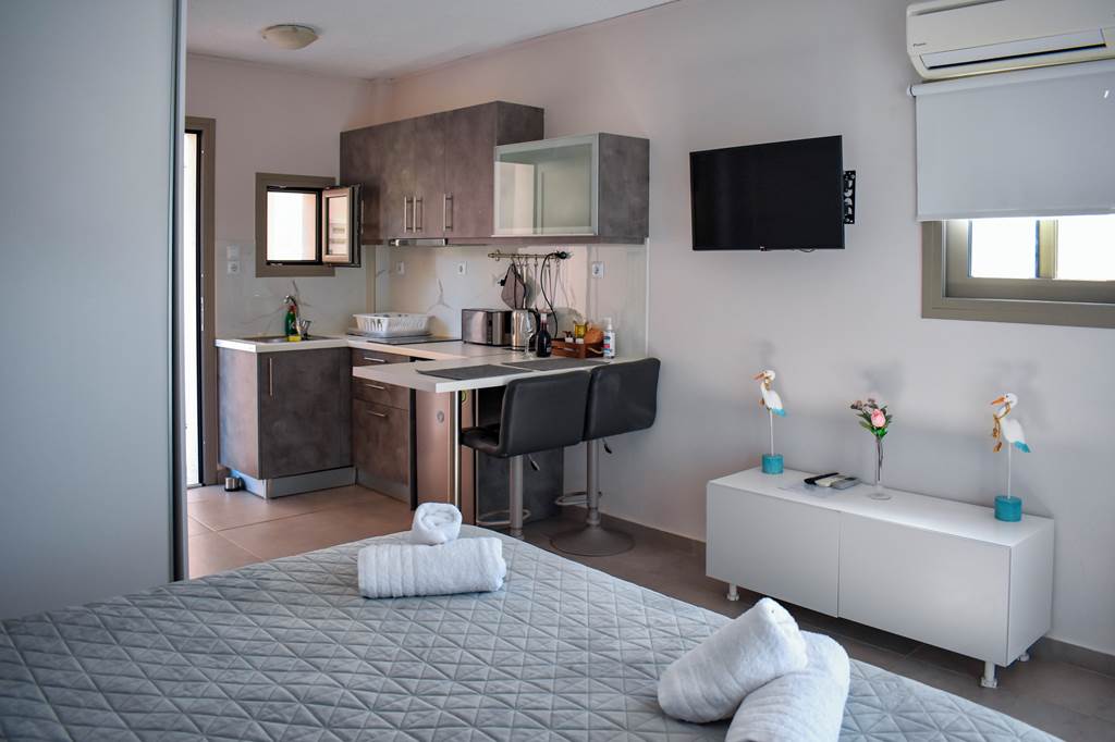 Irida Hotel Apartments - Stoupa hotels | Jet2holidays