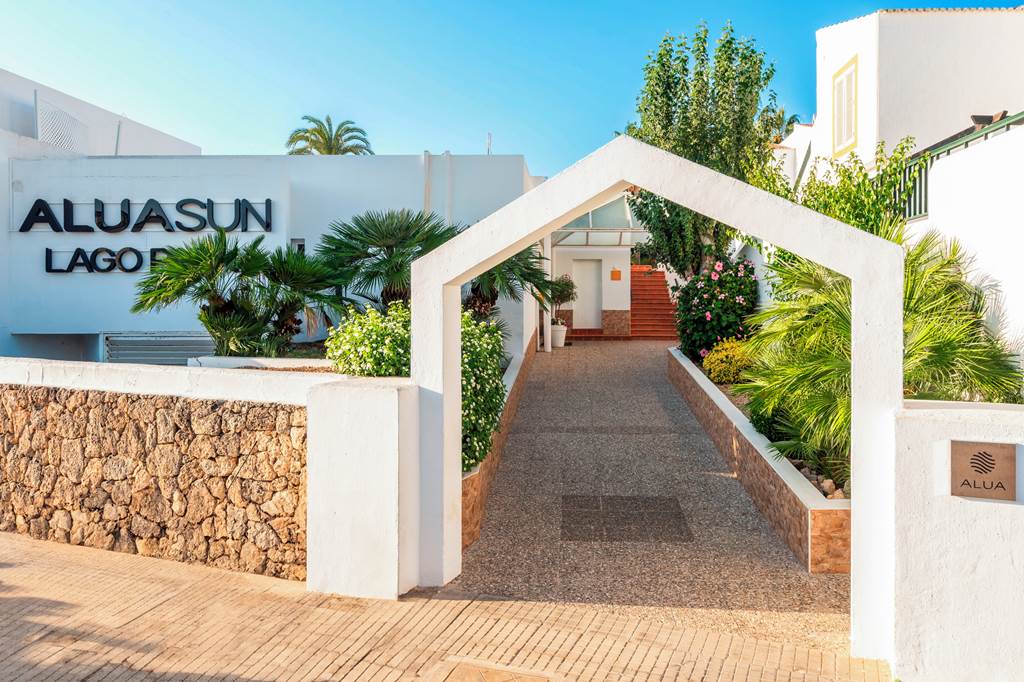 AluaSun Lago Park - Cala'n Bosch hotels | Jet2holidays