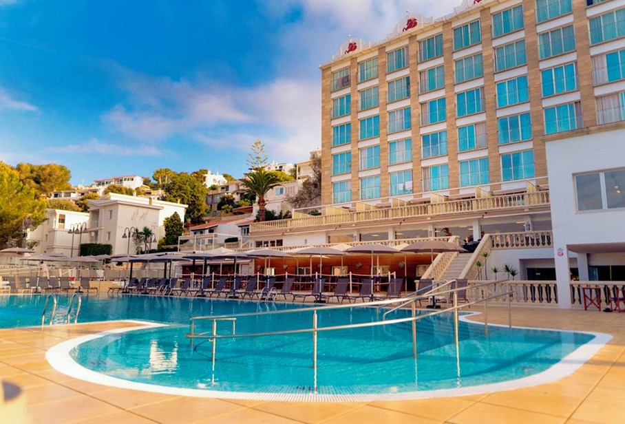 Menorca Holidays & Best Deals 2024/2025 | Menorca Hotels | Jet2holidays