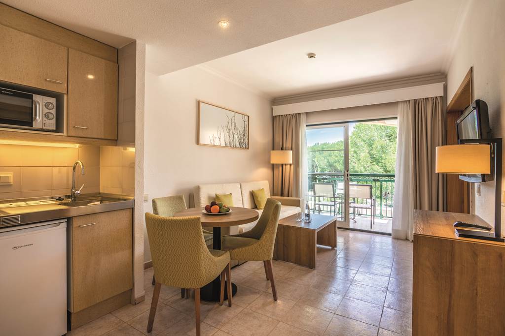 Zafiro Menorca - Cala'n Bosch hotels | Jet2holidays