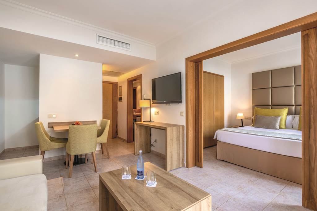 Zafiro Menorca - Cala'n Bosch hotels | Jet2holidays