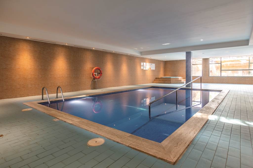 Zafiro Menorca - Cala'n Bosch hotels | Jet2holidays