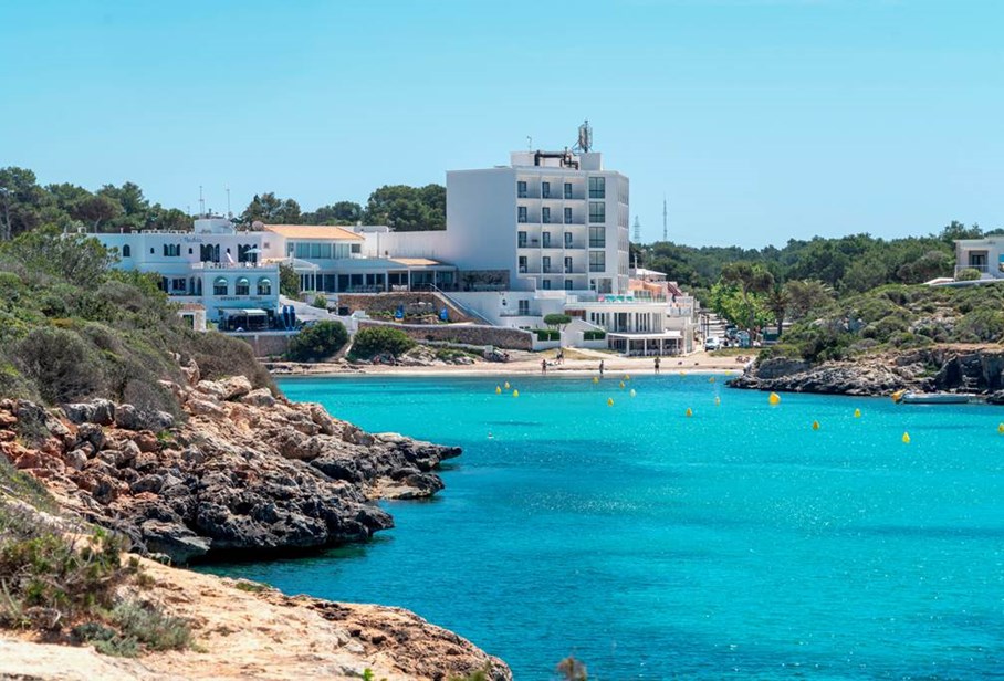 Playa Santandria (Menorca) | Jet2holidays 2025/2026
