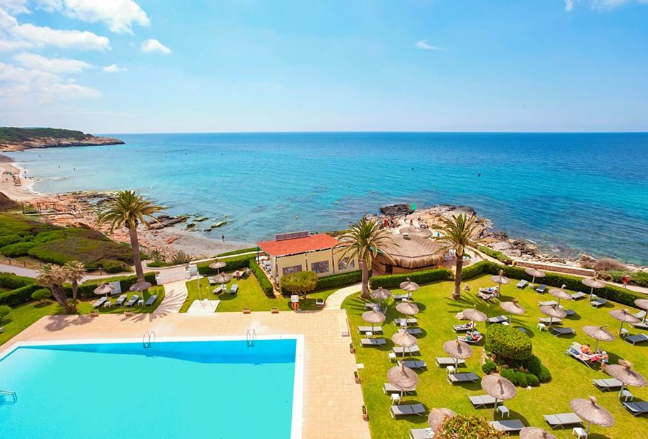 Playa Santo Tomas (Menorca) | Jet2holidays