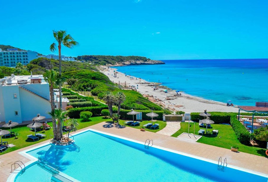 Playa Santo Tomas (Menorca) | Jet2holidays