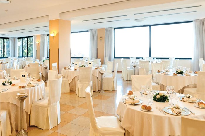 Grand Hotel Moon Valley - Seiano hotels | Jet2holidays