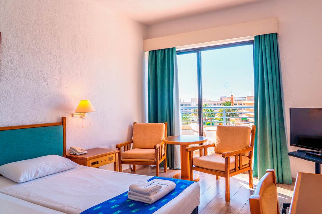 Paphos Gardens Hotel & Apartments - Paphos Resort hotels | Jet2holidays