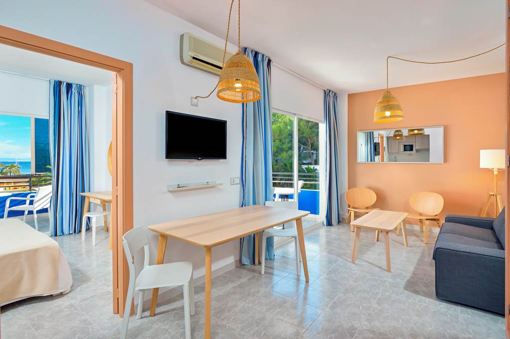 Sol Lunamar Palmanova Apartments - Palma Nova hotels | Jet2holidays