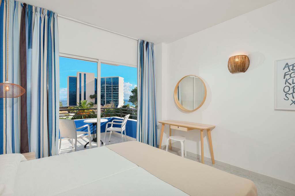 Sol Lunamar Palmanova Apartments - Palma Nova hotels | Jet2holidays