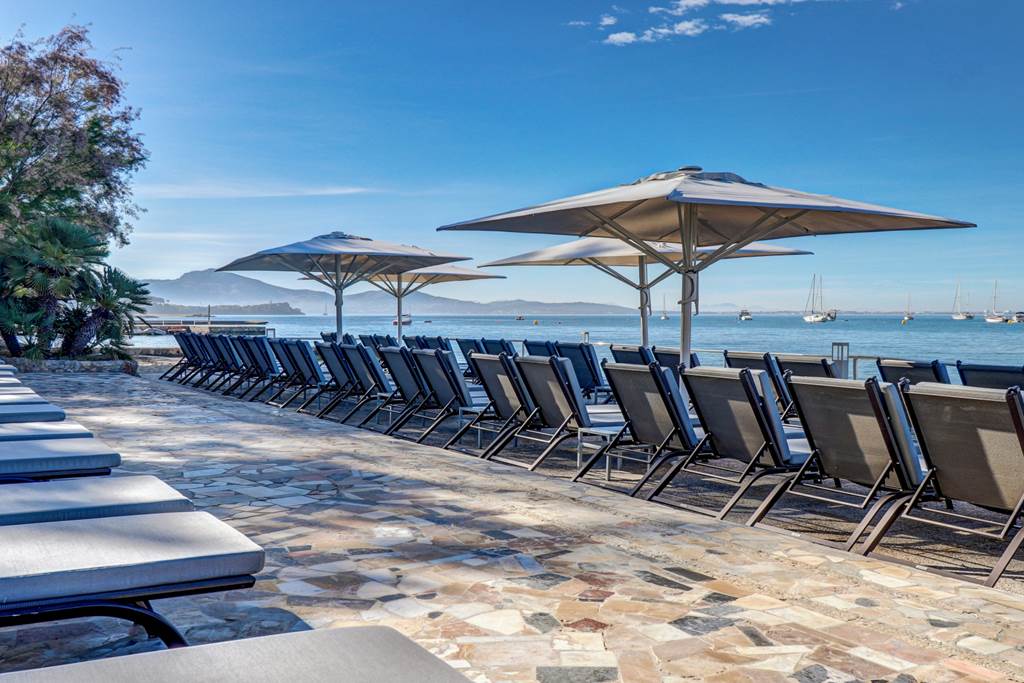 Hotel Illa d'Or & Illa d'Or Club Apartments - Puerto Pollensa hotels ...