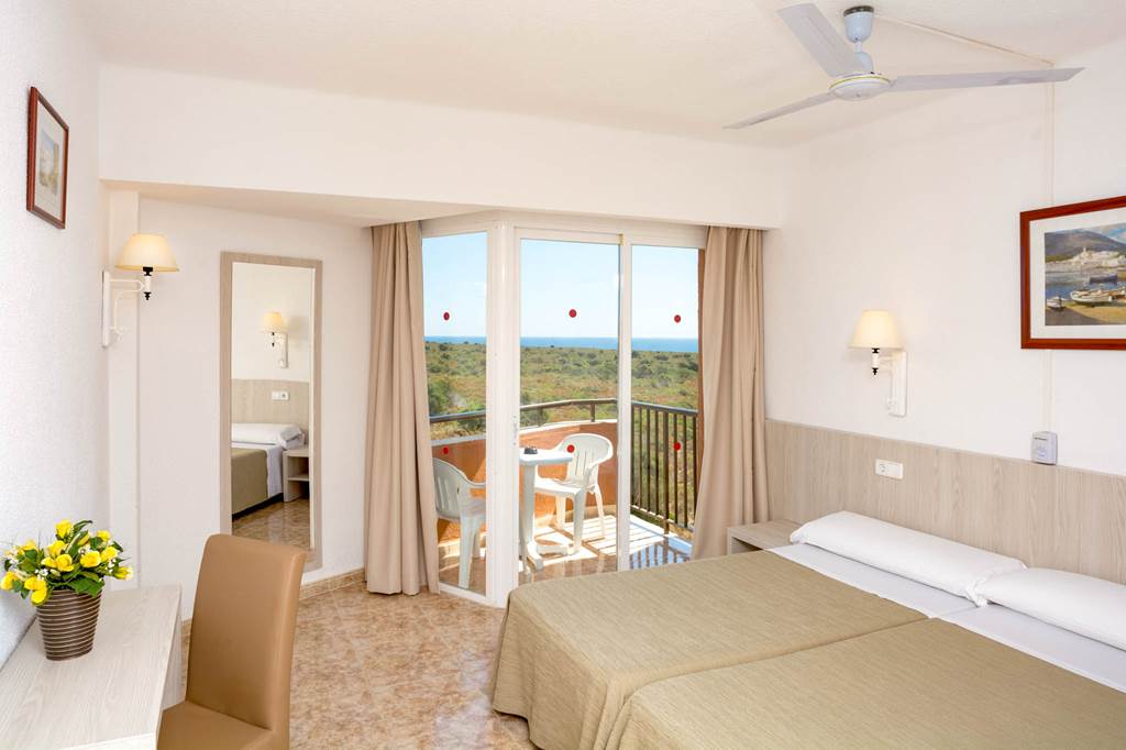 HSM Canarios Park - Calas De Mallorca hotels | Jet2holidays