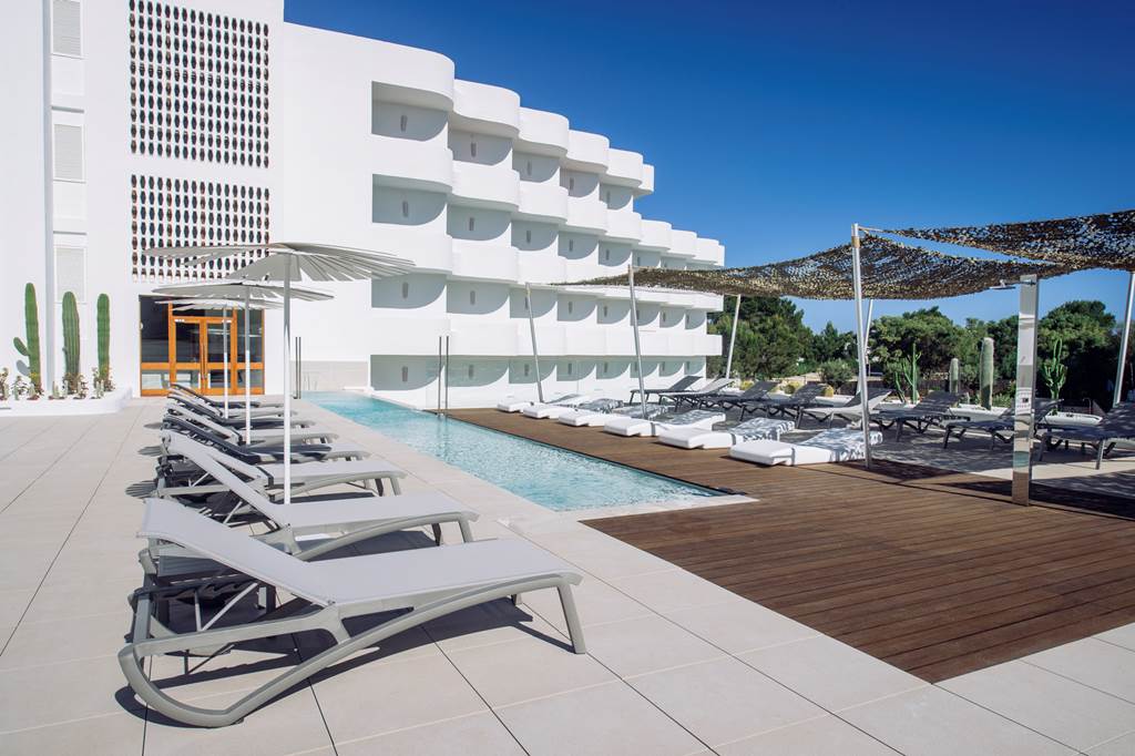 Inturotel Cala Esmeralda Beach Hotel & Spa - Cala D'Or hotels ...
