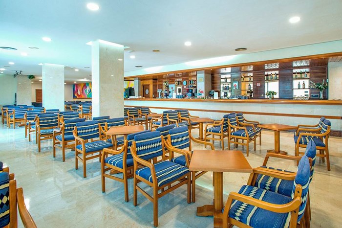 Club Cala Romani - Calas De Mallorca hotels | Jet2holidays