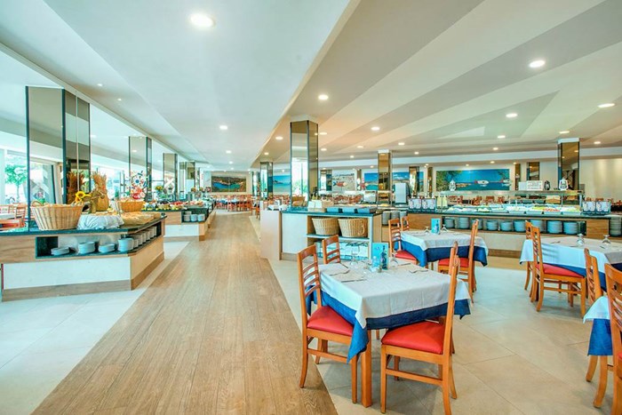 Club Cala Romani - Calas De Mallorca hotels | Jet2holidays