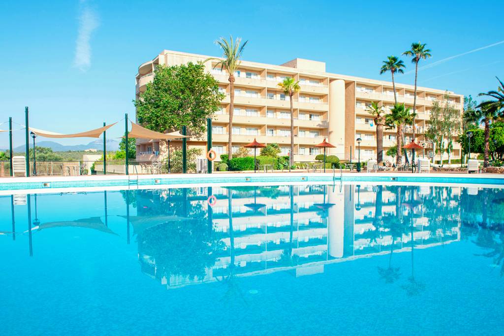 Club Cala Romani - Calas De Mallorca hotels | Jet2holidays