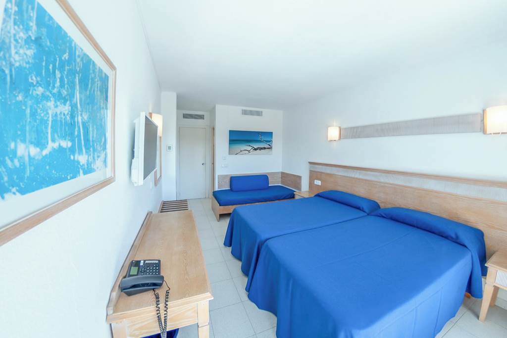 Club Cala Romani - Calas De Mallorca hotels | Jet2holidays