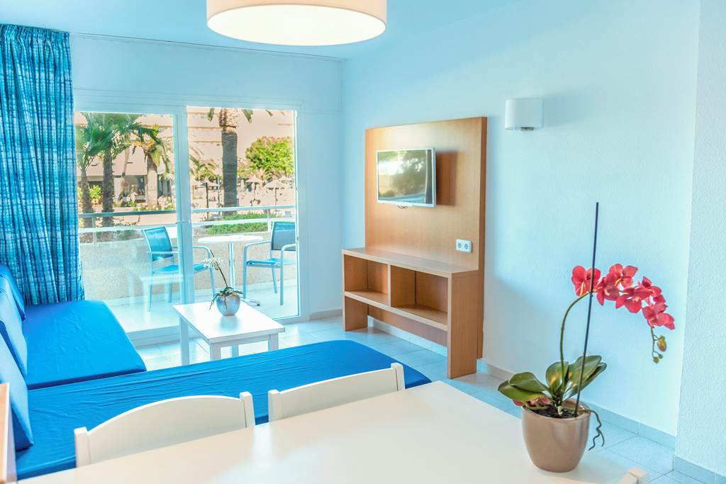 Club Cala Romani - Calas De Mallorca hotels | Jet2holidays