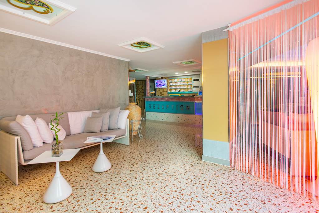 Hotel Playas del Rey - Santa Ponsa hotels | Jet2holidays