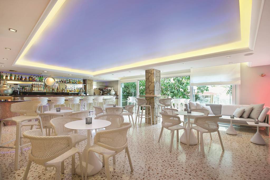 Hotel Playas del Rey - Santa Ponsa hotels | Jet2holidays