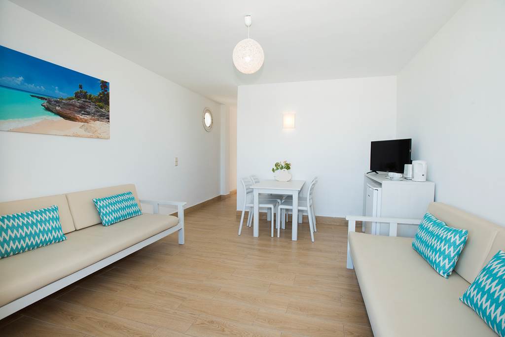 Bei Juan Club Sa Coma Apartments - Sa Coma hotels | Jet2holidays