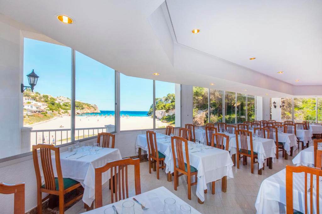 FlipFlop Cala Romantica - Porto Cristo hotels | Jet2holidays