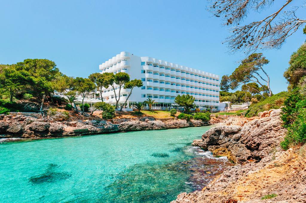 AluaSoul Mallorca Resort - Cala D'Or hotels | Jet2holidays