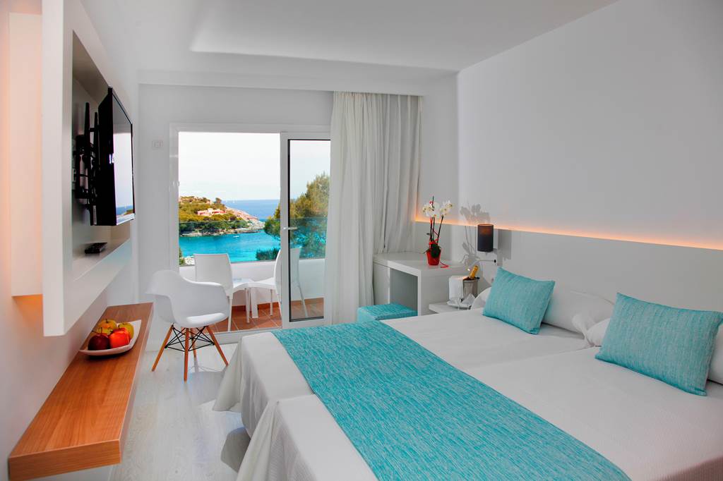 AluaSoul Carolina - Font De Sa Cala hotels | Jet2holidays
