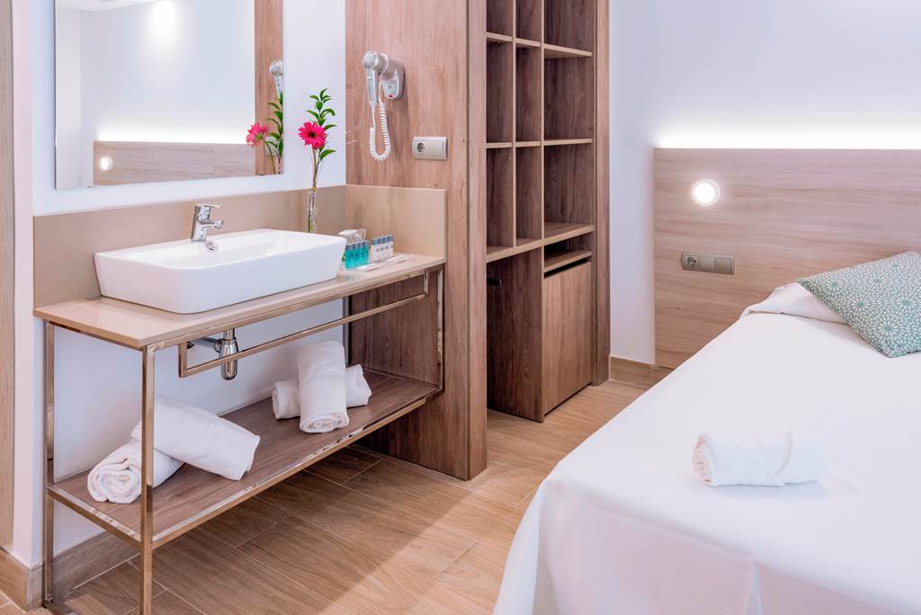 4R Hotel Salou Park II - Salou hotels | Jet2holidays